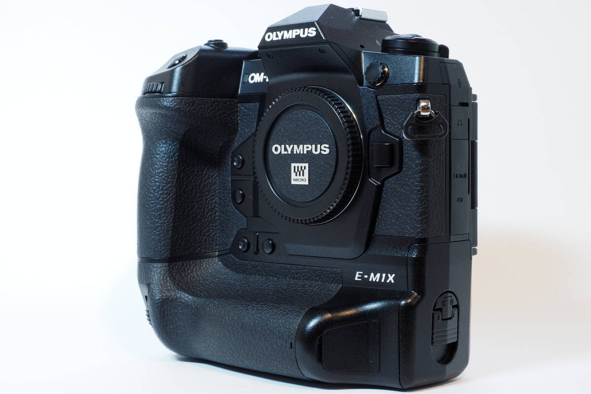 OLYMPUS OM-D E-M1X ボディ シャッター回数4186(オリンパス)｜売買されたオークション情報、yahooの商品情報をアーカイブ公開 - オークファン（aucfan.com）