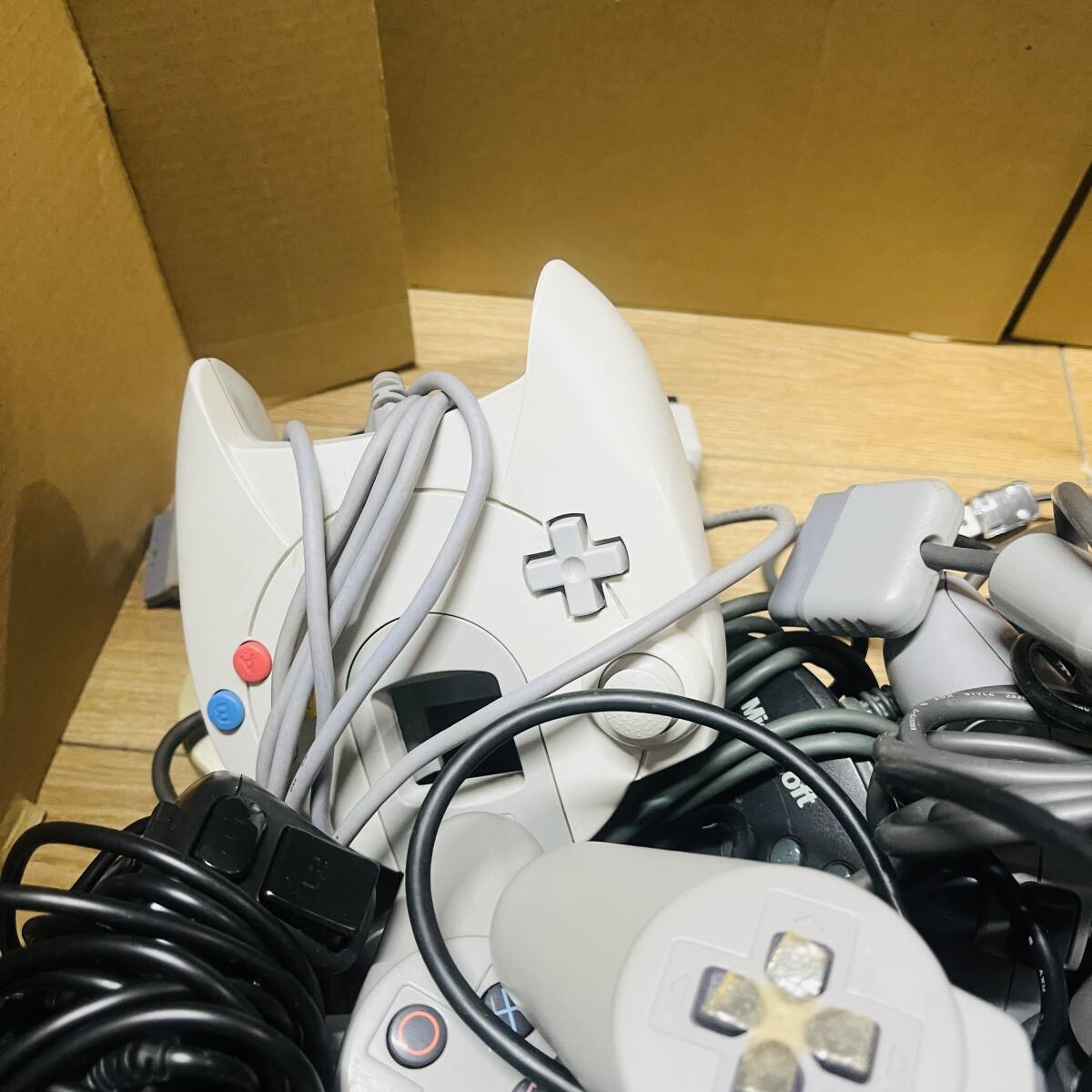 Yahoo!オークション - (佐)77 【コントローラー大量まとめ】任天堂 ス...