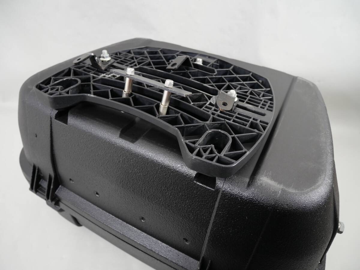 Yahoo!オークション - w01 汎用 GIVI トレッカー トップケース 52L TRK...