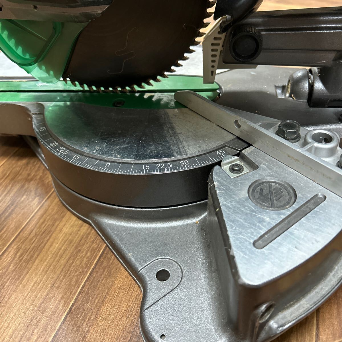 Yahoo!オークション - 1046 コードレス卓上スライド丸のこ DC36V Hikok...