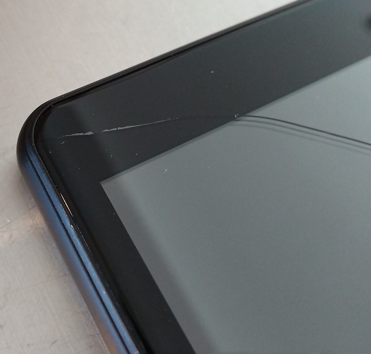 Yahoo!オークション - UAUU P30 ディスプレイ割れあり タブレット