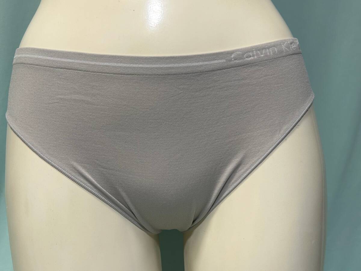 Yahoo!オークション - ショーツ【Calvin Klein】/未使用クリーニング済...