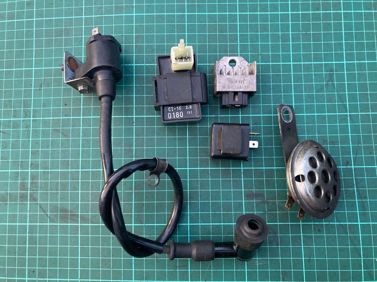 Yahoo!オークション - スーパーカブ90DX 後期 (HA02-271) 純正CDI 12V ...