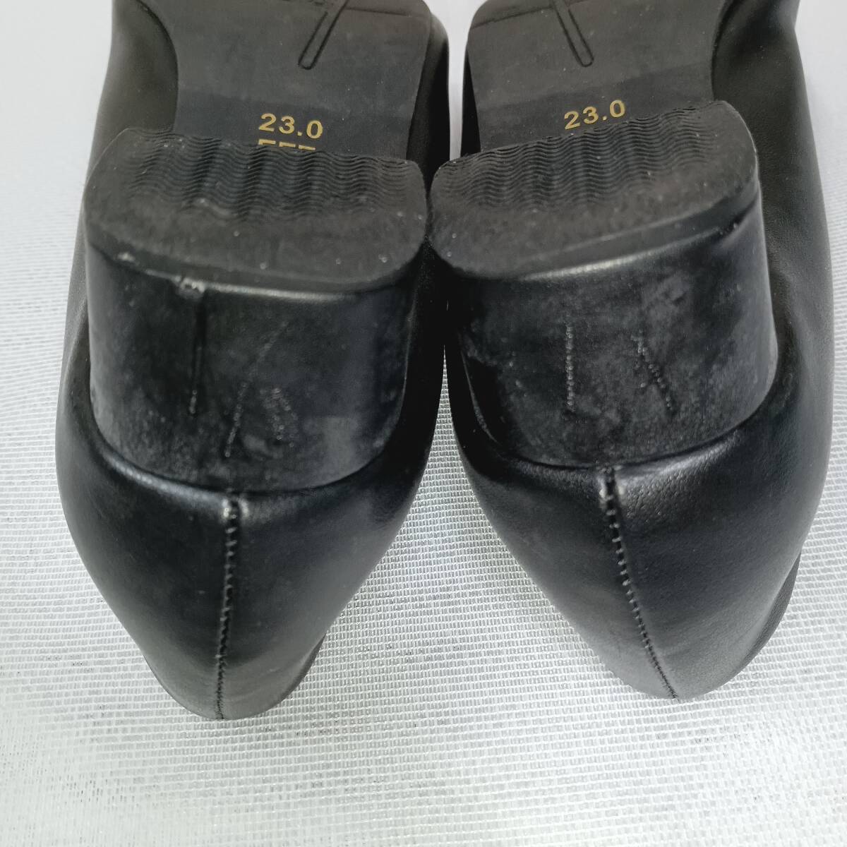 Yahoo!オークション - 2563 リクルートパンプス 23cm 銀行窓口 使用感...