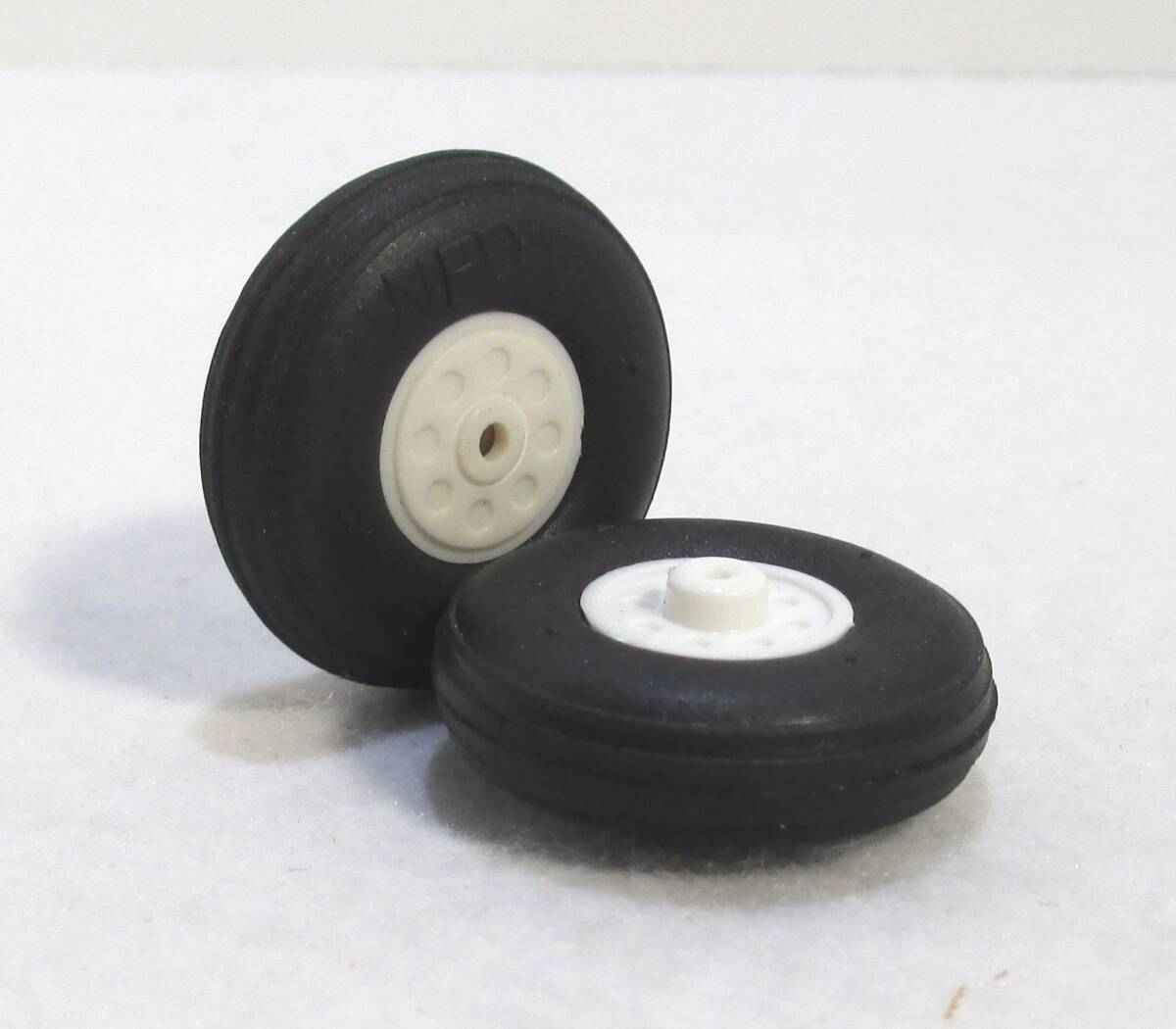 Yahoo!オークション - RGK 軽量スポンジタイヤ 35mm x 12mm 2個. 飛行...