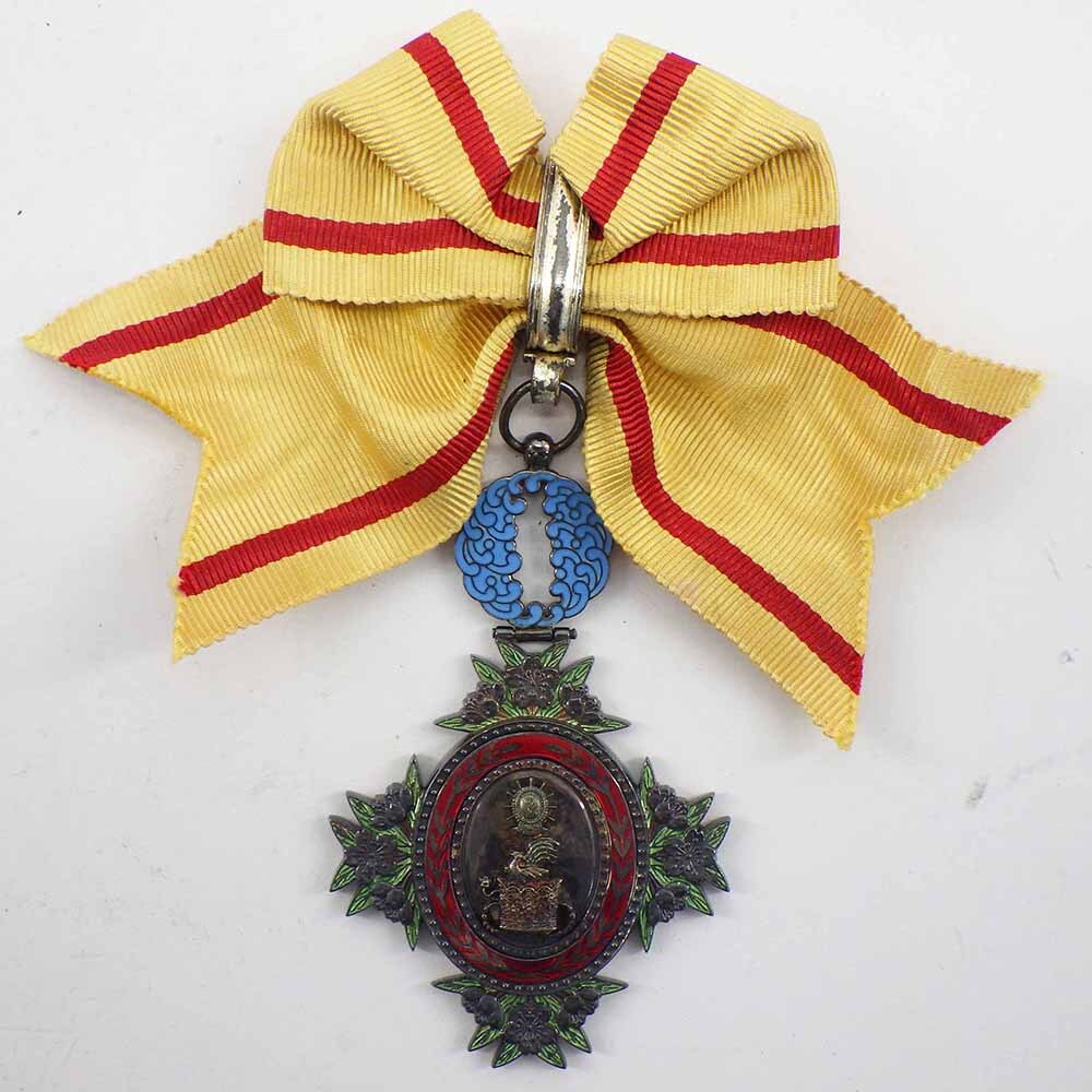 Yahoo!オークション - 1円〜 勲六等宝冠章（宝冠波光章）ミリタリー/日...