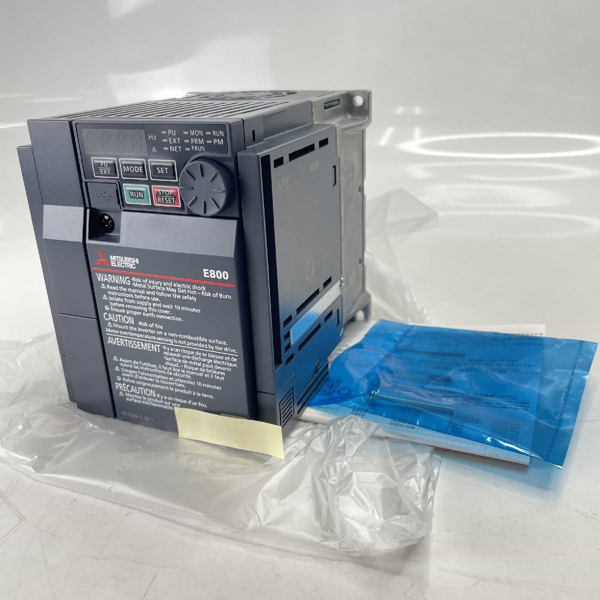 Yahoo!オークション - FR-E820-1.5K-1 2023年製 インバータ FREQROL-E8...