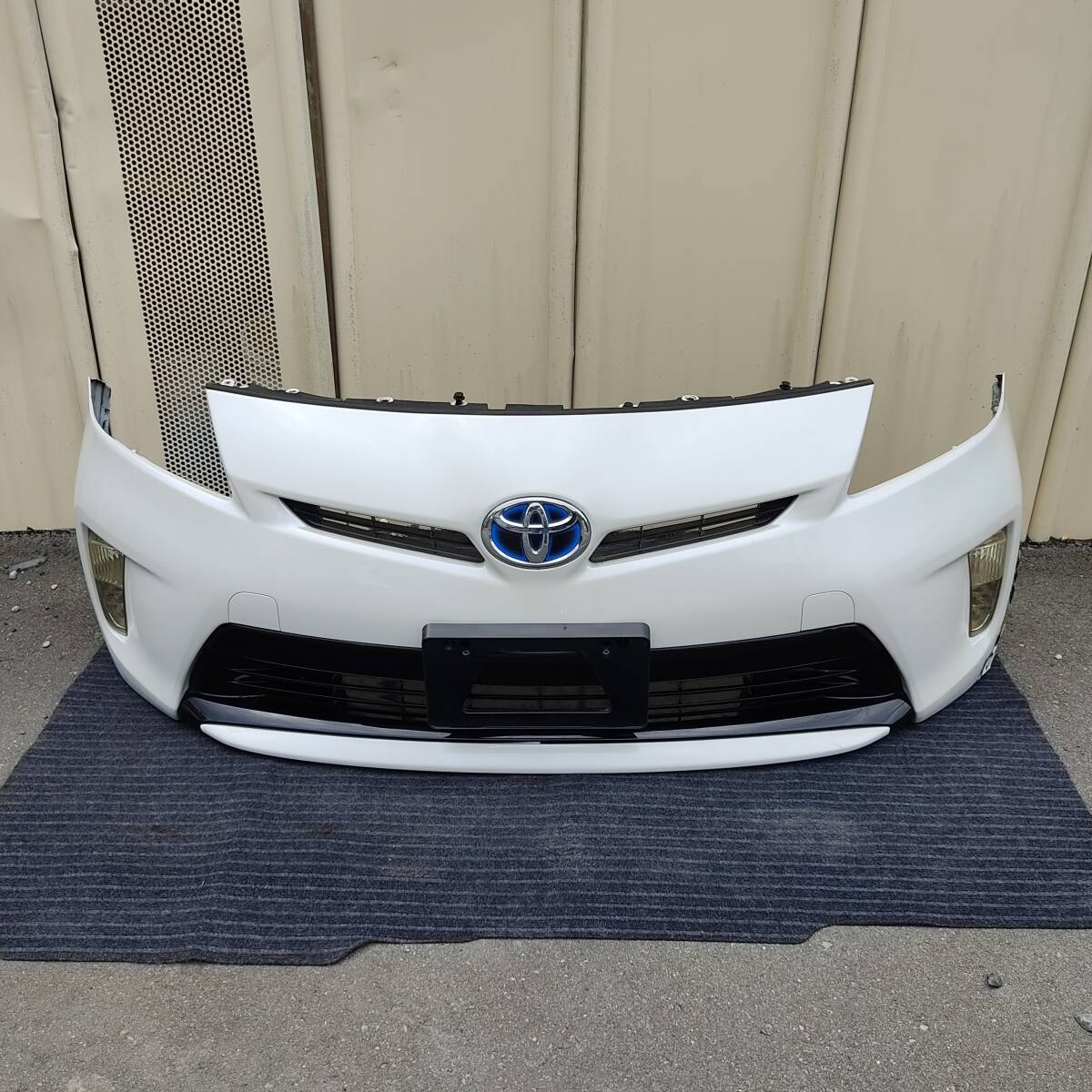 Yahoo!オークション - Y3653-24J2 プリウス S ZVW30 フロントバンパー ...