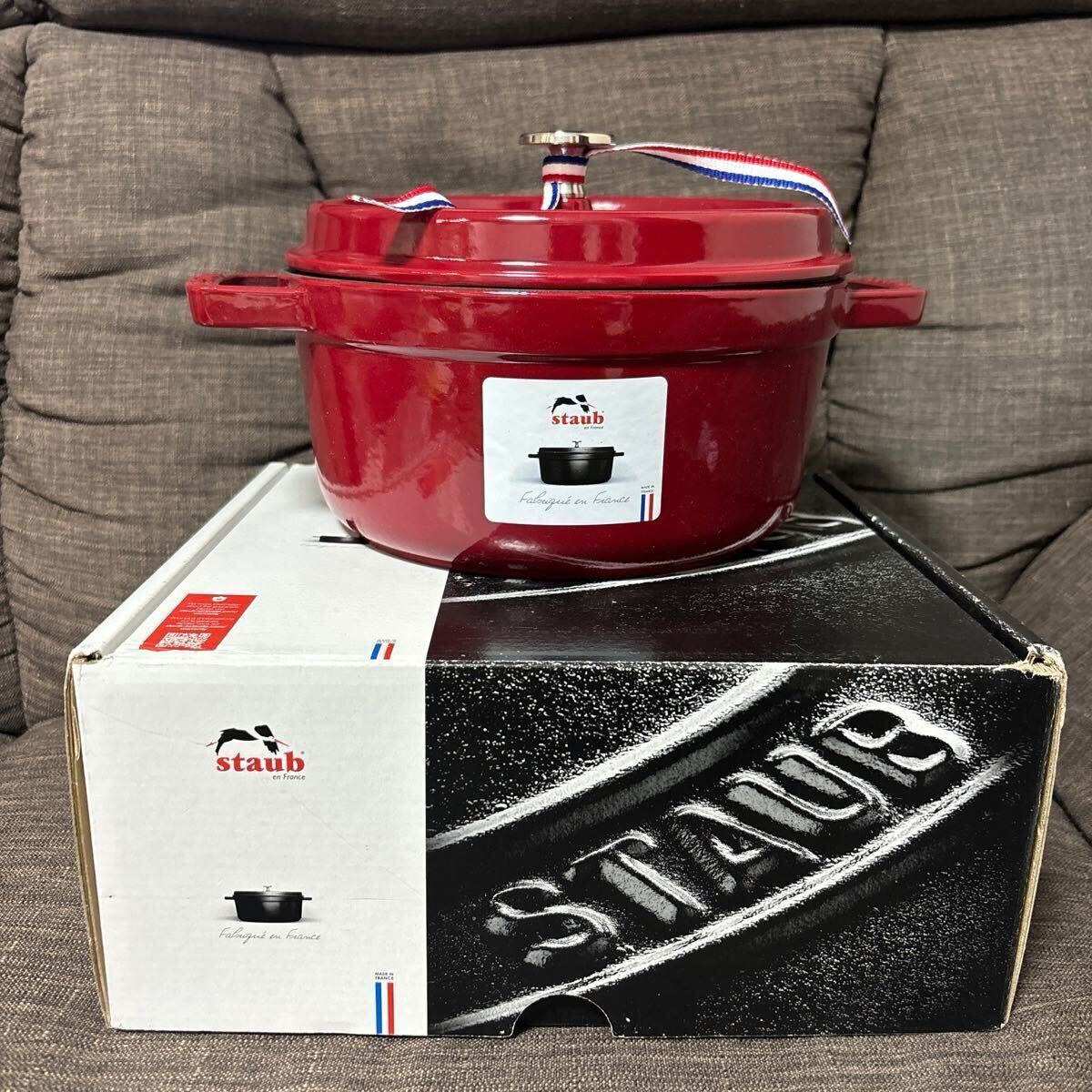 STAUB ストウブ ピコ ココット ラウンド ボルドー 22cm 2.6L COCOTTE RONDE ほうろう 鋳鉄 両手鍋 ホーロー鍋 IH対応 40502-293(両手鍋)｜売買された ...