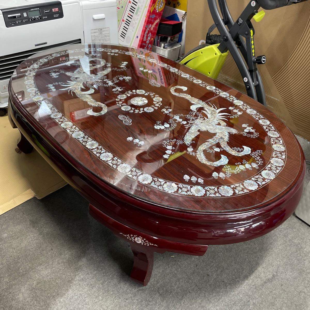 UTT429 引取限定 伝統工芸品 鳳凰の螺鈿細エテーブル 天板ガラス板付き W133/D82/H36(座卓、ちゃぶ台)｜売買されたオークション情報、yahooの商品情報をアーカイブ公開 ...