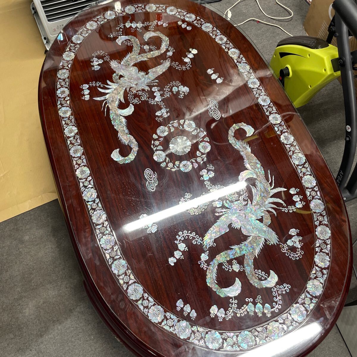 UTT429 引取限定 伝統工芸品 鳳凰の螺鈿細エテーブル 天板ガラス板付き W133/D82/H36(座卓、ちゃぶ台)｜売買されたオークション情報、yahooの商品情報をアーカイブ公開 ...