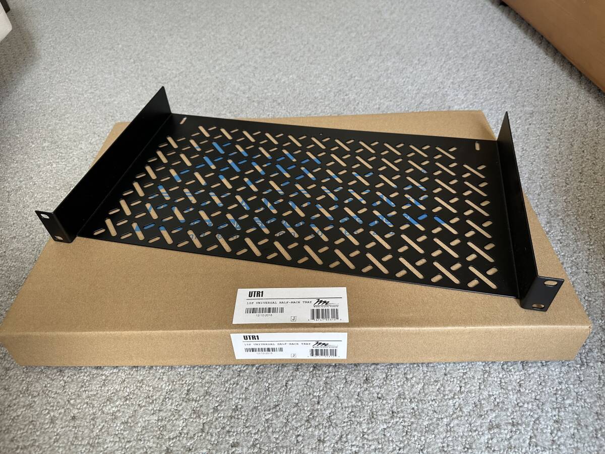Yahoo!オークション - MIDDLE ATLANTIC UTR1 1Uハーフラックトレイ
