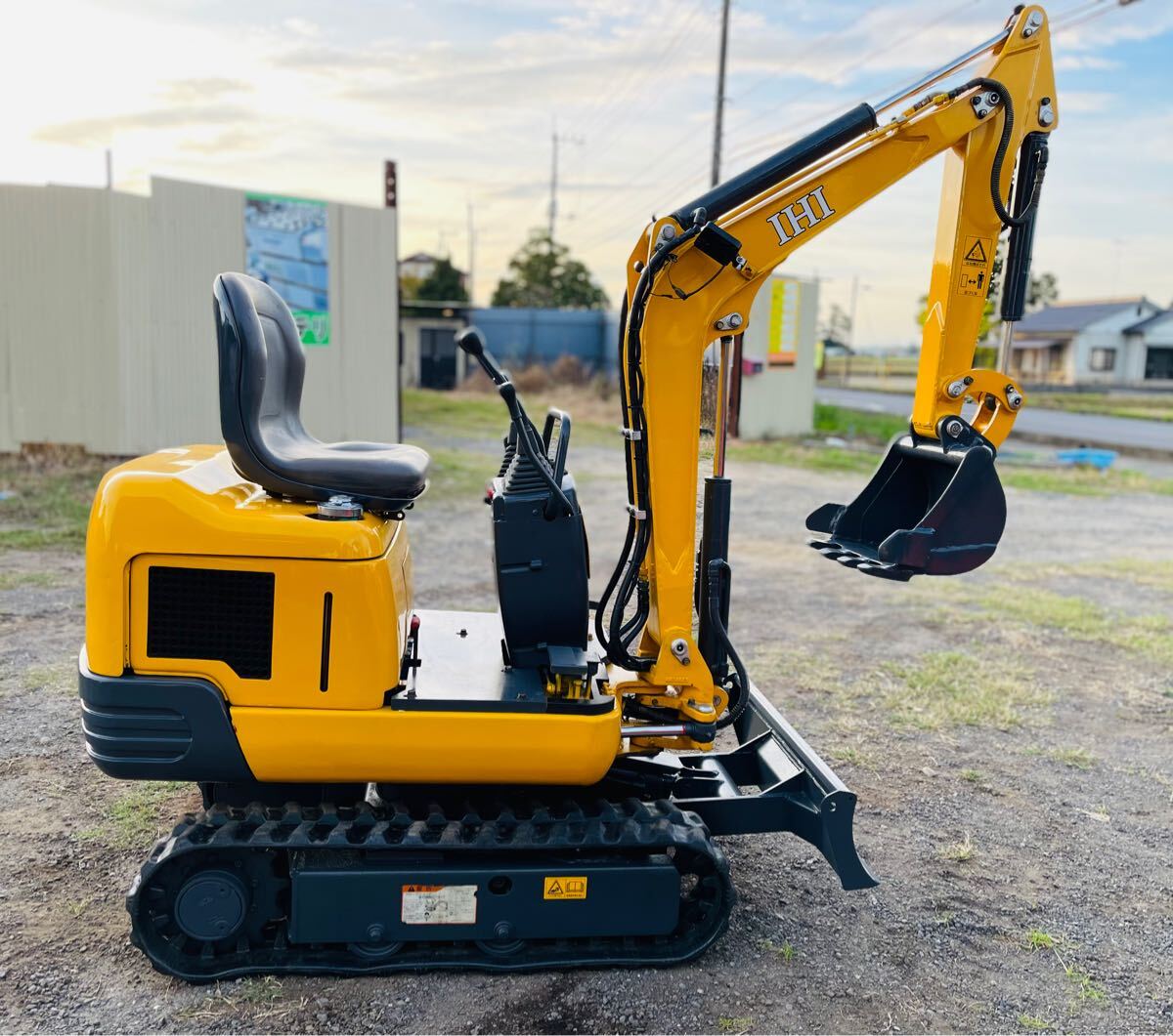 Yahoo!オークション - ミニ油圧ショベル IHI建機 7J ミニユンボ【 中古...