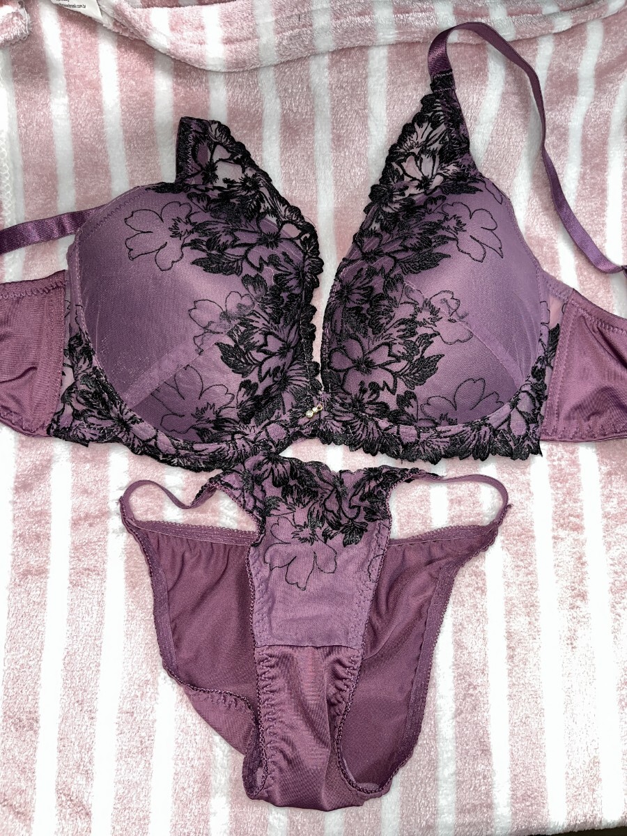 Yahoo!オークション - 巨乳サイズ Hカップ ブラジャーショーツセット ...