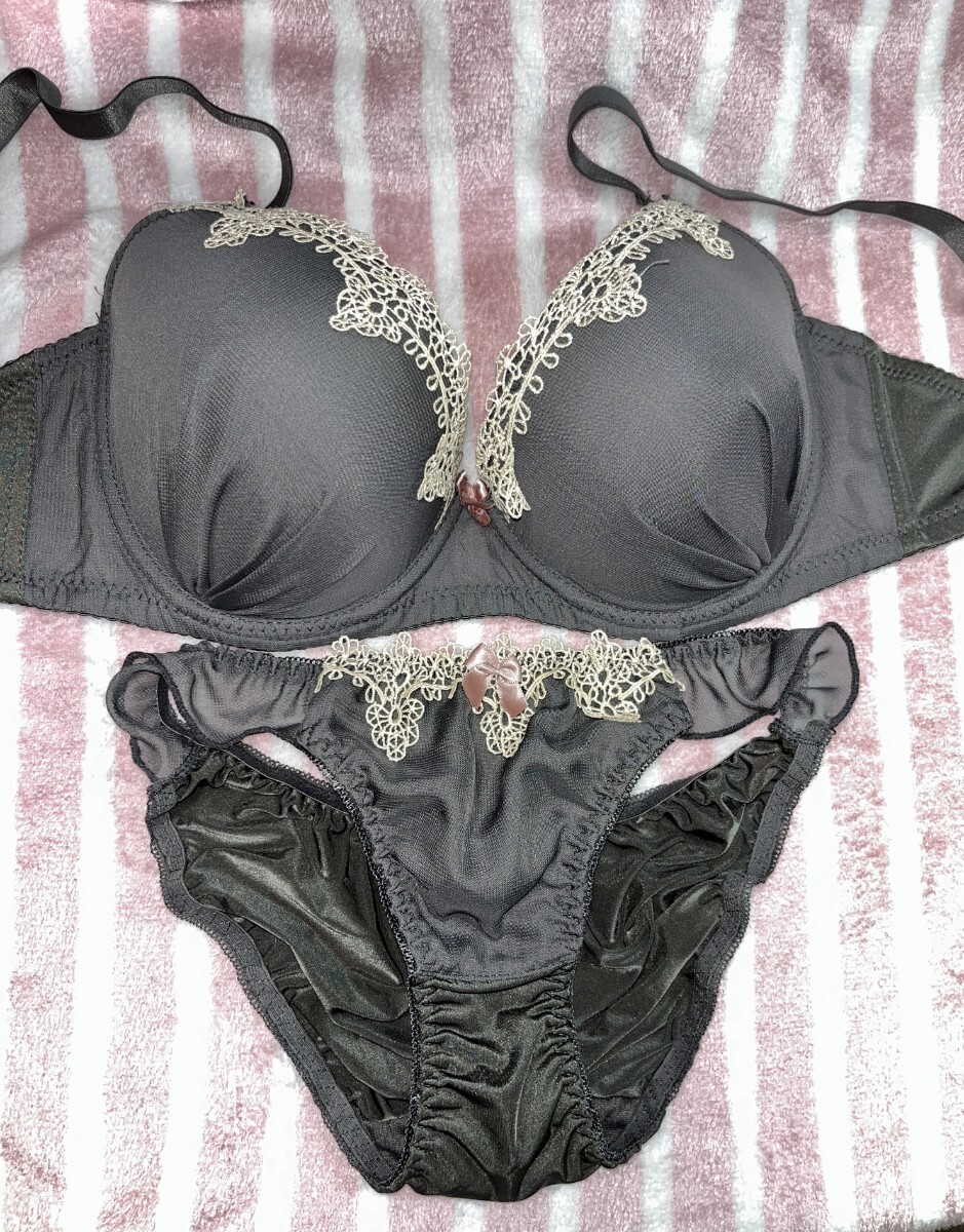 Yahoo!オークション - 巨乳サイズ Hカップ ブラジャーショーツセット ...