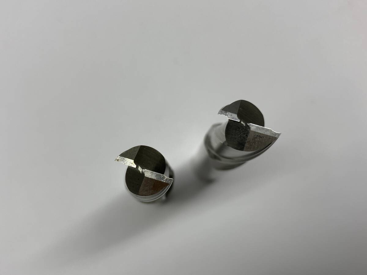 Yahoo!オークション - OSG EDS エンドミル Φ12 Φ11 2枚刃 2本セット ...