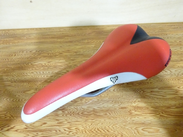 Yahoo!オークション - WTB サドル 年式古い 980