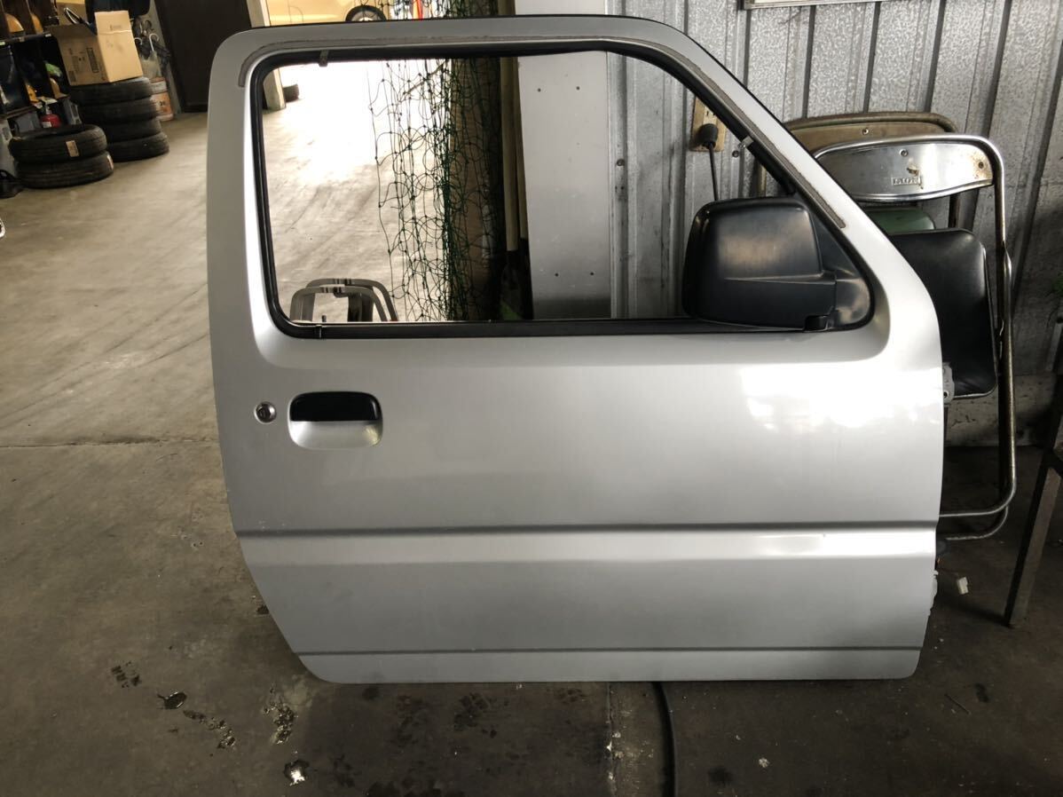 Yahoo!オークション - ジムニー JB23W 3型 右 ドア シルバー 前方下薄...