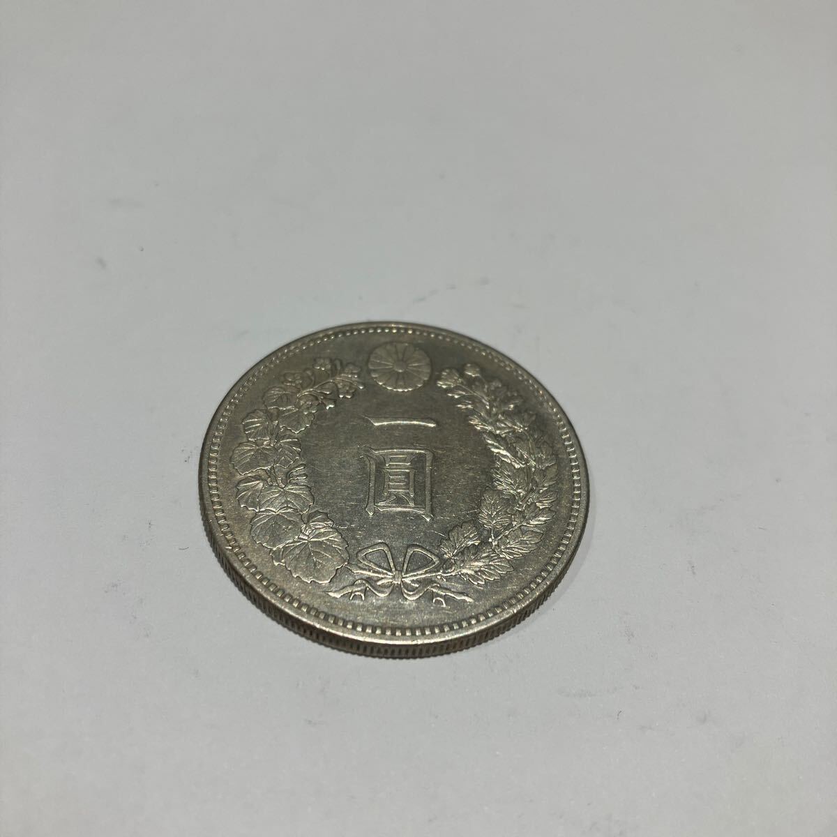 ⑤ 一圓銀貨 明治18年 サイズ直径38.4mm 厚さ2.6mm 総重量26.94g SG10.3(1円銀貨)｜売買されたオークション情報、yahooの商品情報をアーカイブ公開 ...