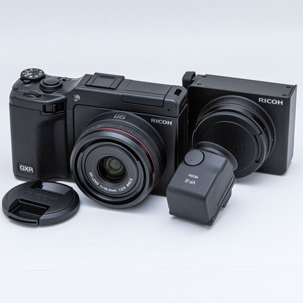 Yahoo!オークション - RICOH GXR + A12 28mm F2.5 + S10 24-72mm F2.5-...