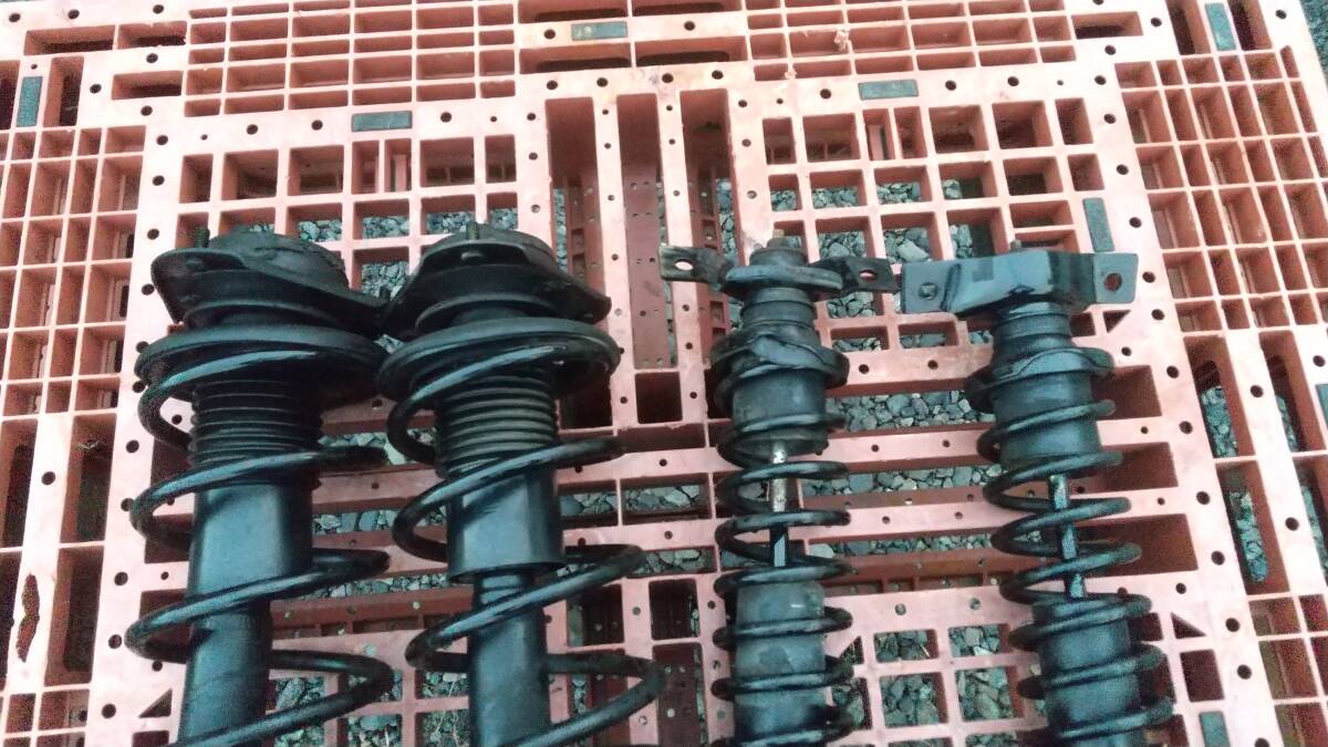 レオーネ アルシオーネ ストラット 1台分 バネサス エアサス AA2 AA3 AA4 AA5 AA7 AL5 AL7 AP2 AP3 AP5 AG4 AG5 AG6 AX4 AX7 AX9 ...