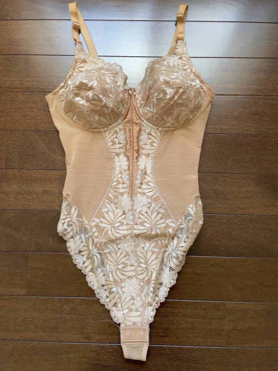 Yahoo!オークション - ラフィスコスメティック LAFIS / Tヒップ ボデ...