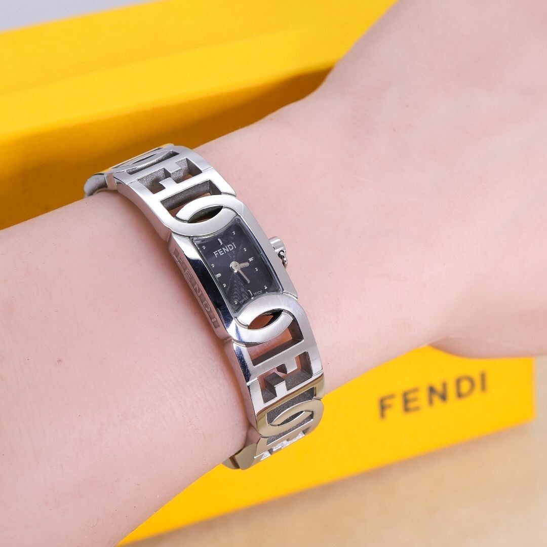 稼働 FENDI 腕時計 3600L Fベルト バングルウォッチ 外箱付 s 稼働 FENDI 腕時計 3600L Fベルト バングルウォッチ 外箱付 s