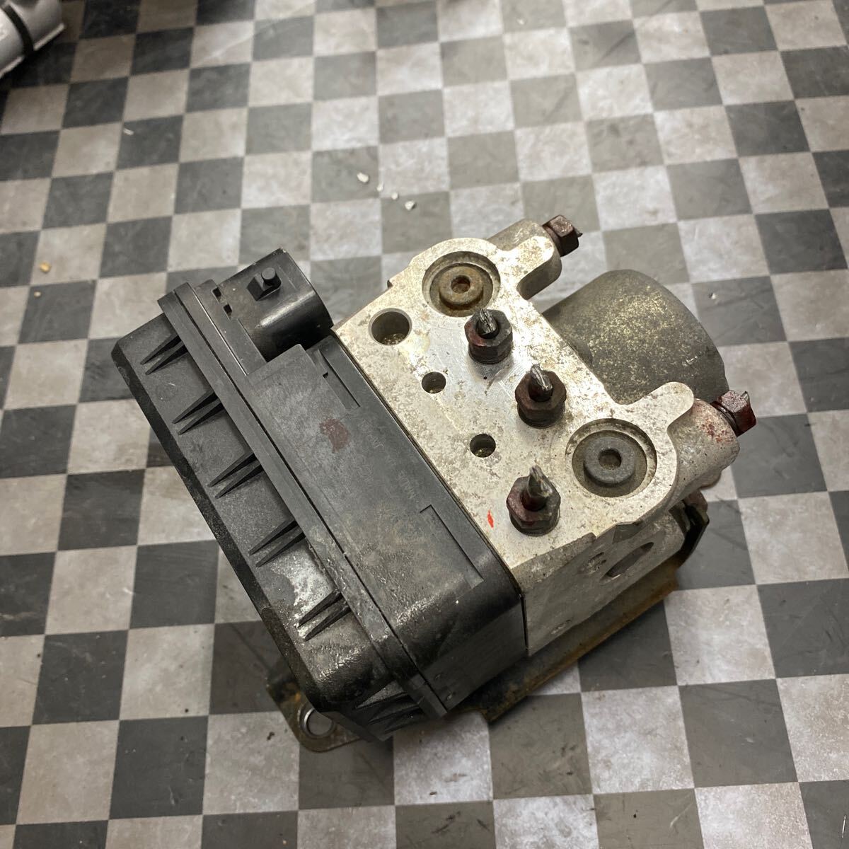 Yahoo!オークション - ABS アクチュエーター ジムニー JB23 7型