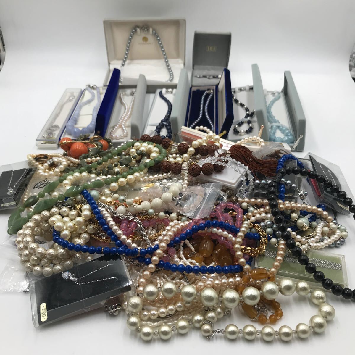 Yahoo!オークション - 【TE80】大量 1800g ネックレス アクセサリー イ...