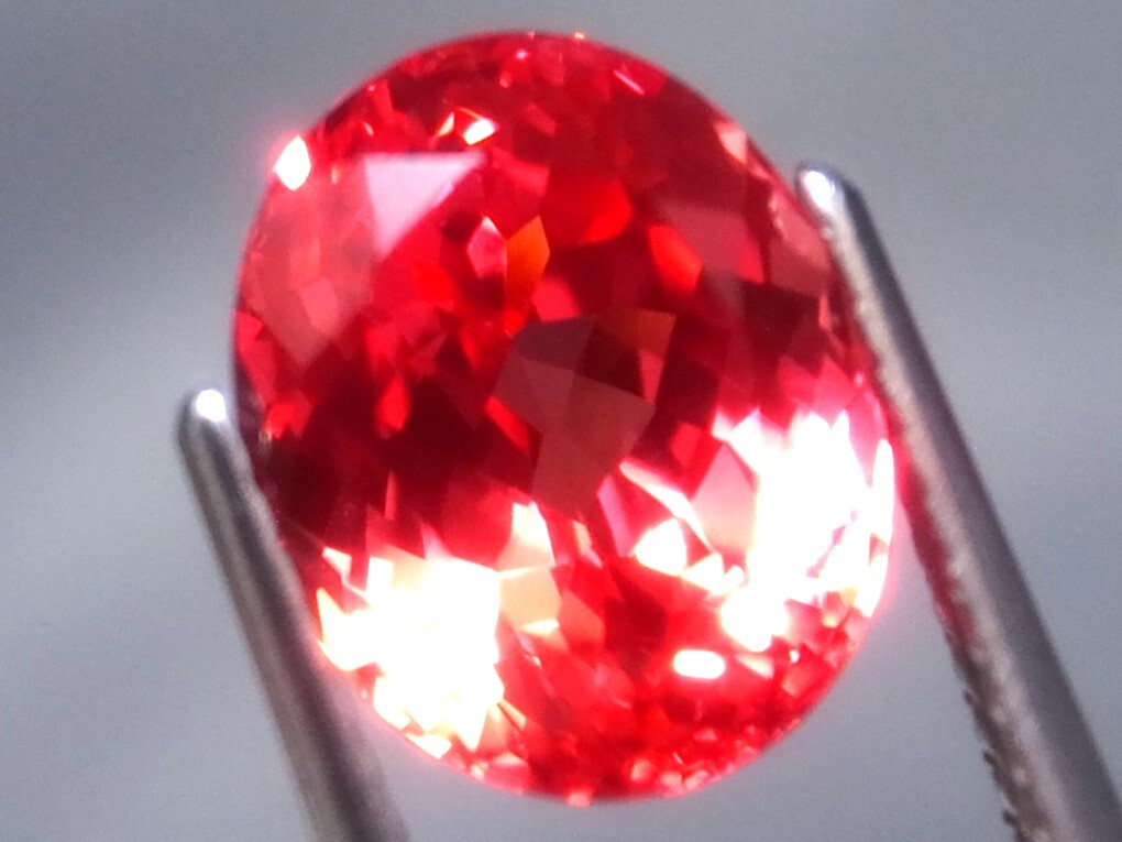 Yahoo!オークション - 4.66ct 新品・最上級のパパラチアカラー 変色効...