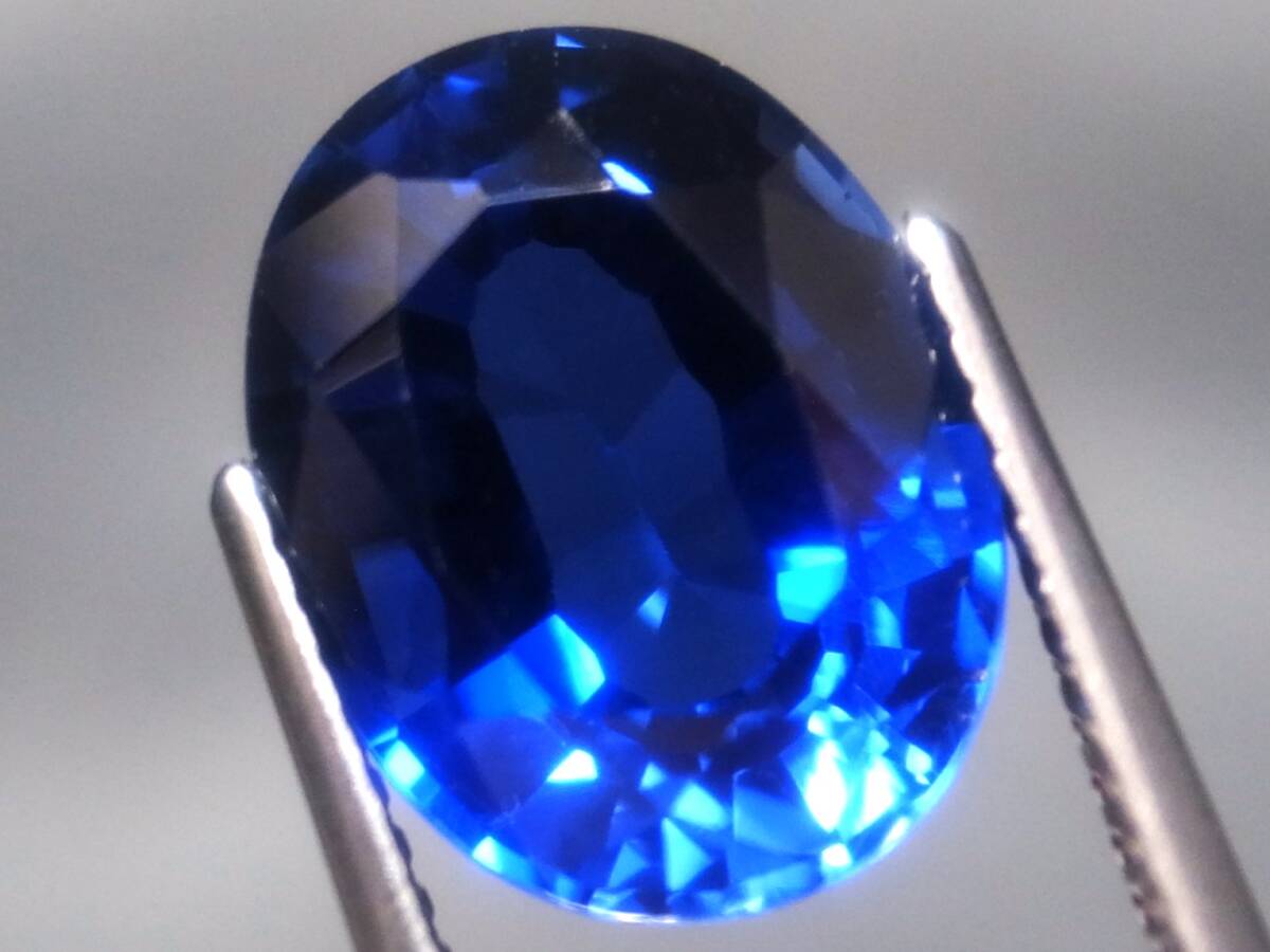 Yahoo!オークション - 6.84ct 新品・ロイヤルブルーカラー 合成サファ...