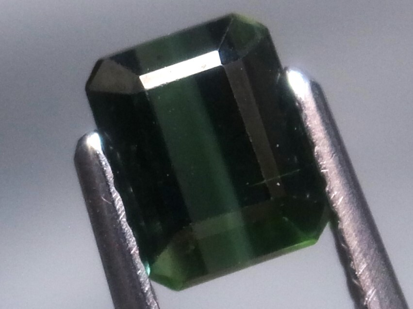 Yahoo!オークション - 0.84ct b 新品・天然グリーントルマリン角カット...