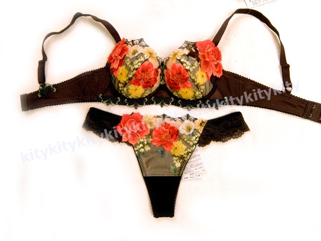 Yahoo!オークション - サルート【セックス・アンド・ザ・シティ】C65＆...