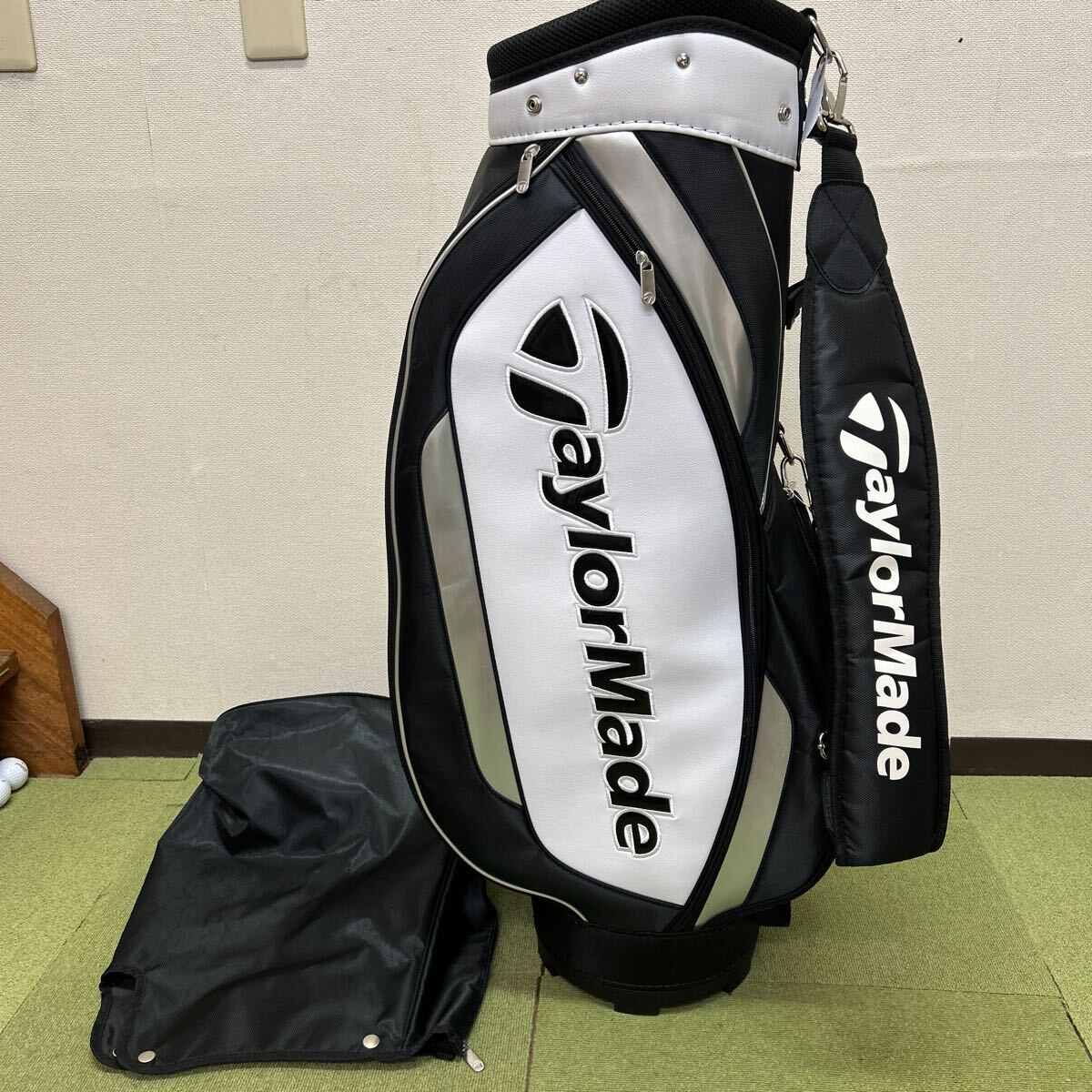 Yahoo!オークション - Z584 美品 テーラーメイド キャディーバック