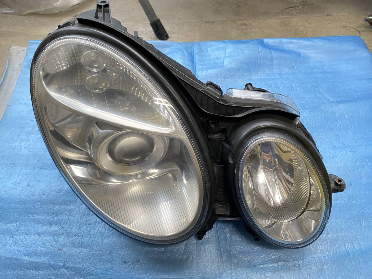 Yahoo!オークション - W211 Eクラス 右ヘッドライト 2410-2171