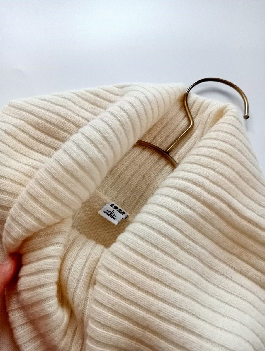 美品 ユニクロ UNIQLO カシミヤ100% タートルネック ハイネック 美品 ユニクロ UNIQLO カシミヤ100% タートルネック ハイネック