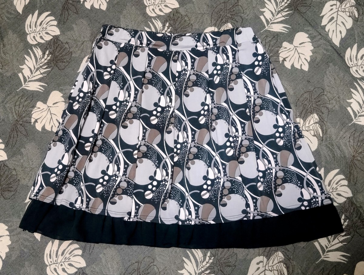 Yahoo!オークション - 【3L〜4L5L】しなやかレトロドット柄スカート ひ...