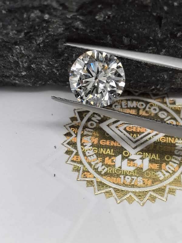 Yahoo!オークション - 【 IGI鑑定 】2.28カラット F VVS2 ラウンドブリ...