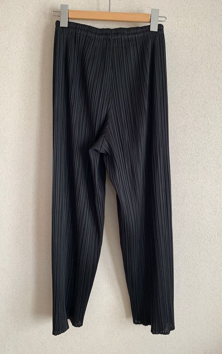 PLEATS PLEASE イッセイミヤケ パンツ - パンツ PLEATS PLEASE イッセイミヤケ パンツ - パンツ