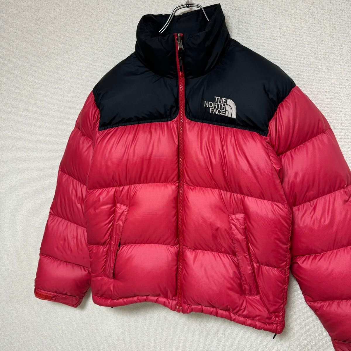 THE NORTH FACE ノースフェイス ヌプシ ダウンジャケット レッド THE NORTH FACE ノースフェイス ヌプシ ダウンジャケット レッド