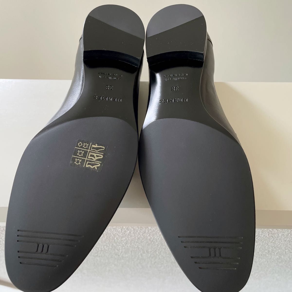 HERMES モカシン ロワイヤル ブラック ゴールド金具 38 新品 HERMES モカシン ロワイヤル ブラック ゴールド金具 38 新品