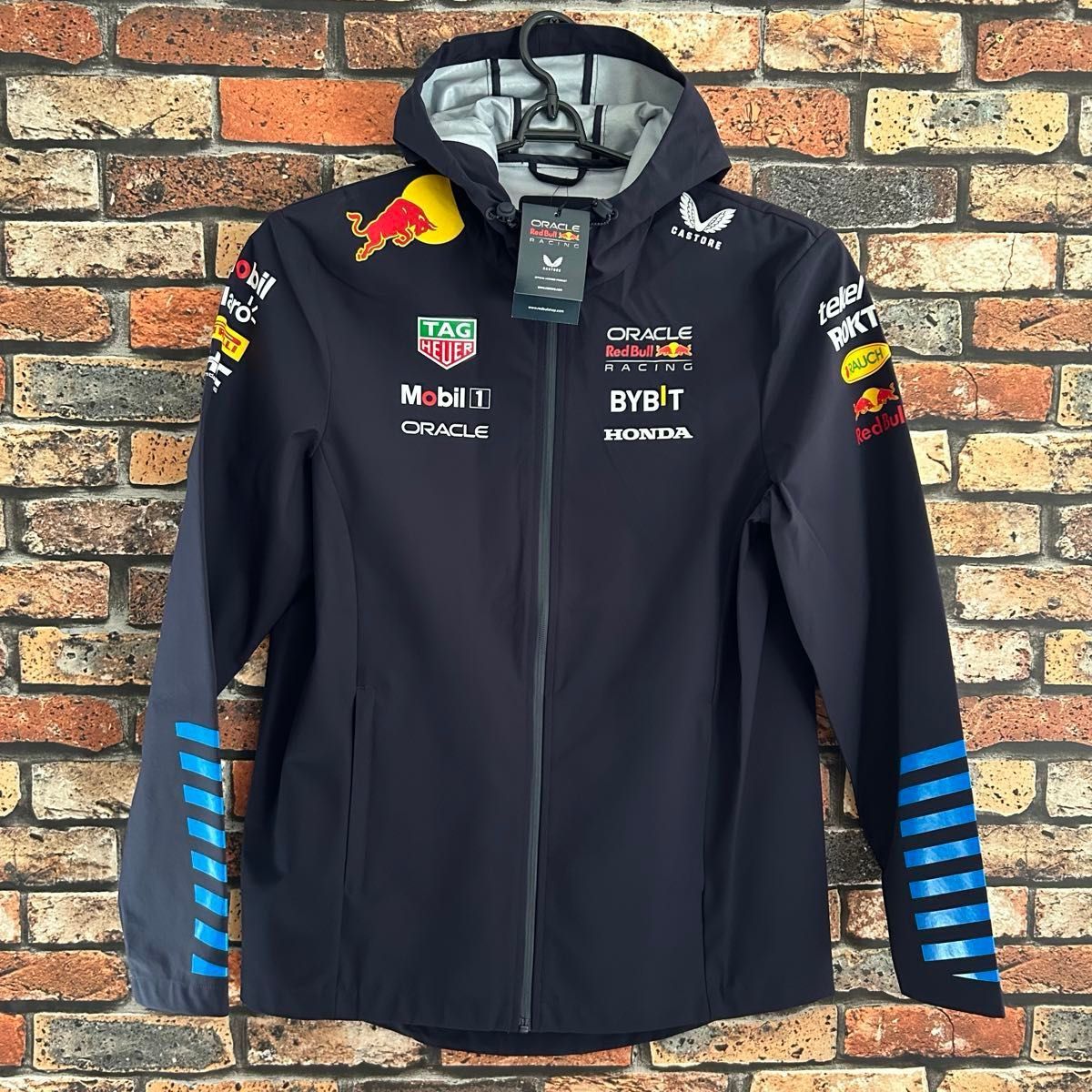 新品 F1 オラクル レッドブル レーシング チーム ジャケット 新品 F1 オラクル レッドブル レーシング チーム ジャケット