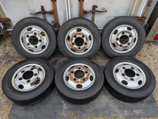 Yahoo!オークション - [NJ126]205/70R16 111/109N 2023年製 16×5.5K ...