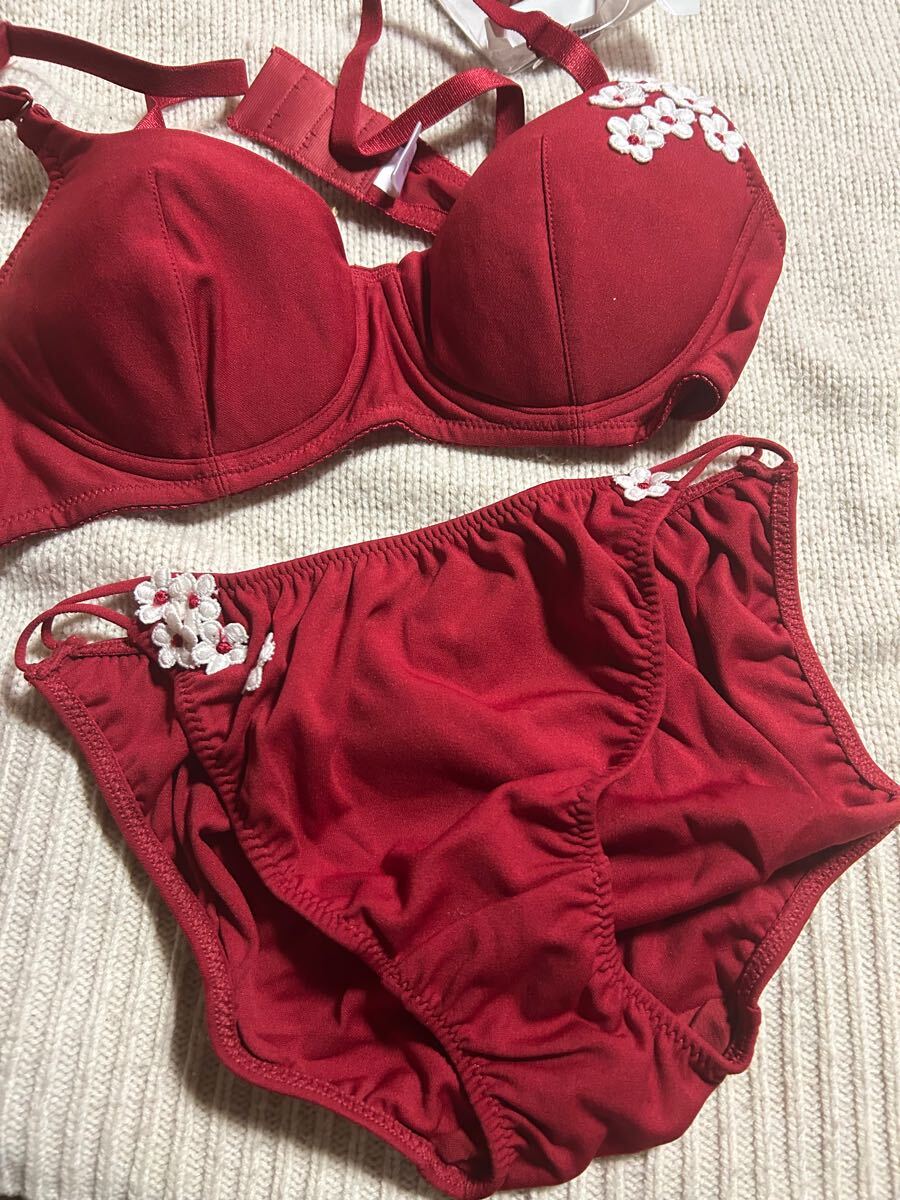 Yahoo!オークション - A75M小花 ブラジャーショーツセット赤