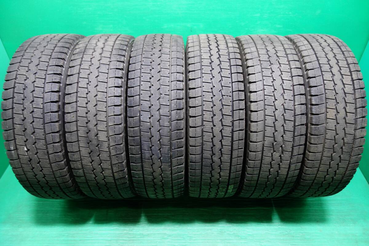Yahoo!オークション - M144-20 送料無料 205/70R16 111/109L LT スタッ...