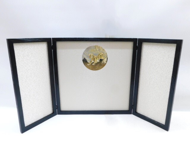 中0256 アカセ 黒宇造飾台 屏風セット 祥紀 彫金 御飾台 飾台 飾り台 畳台 たたみ台 五月人形 端午の節句 節句飾り 12405151(五月人形)｜売買されたオークション情報 ...