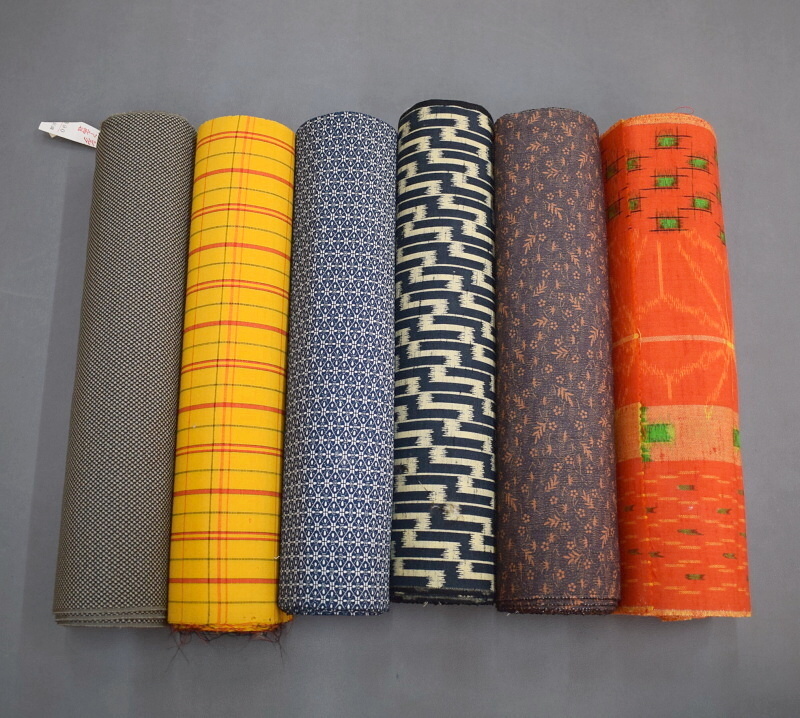 Yahoo!オークション - 【凛々】22N 新古品 ウール反物 6点組 まとめ売...