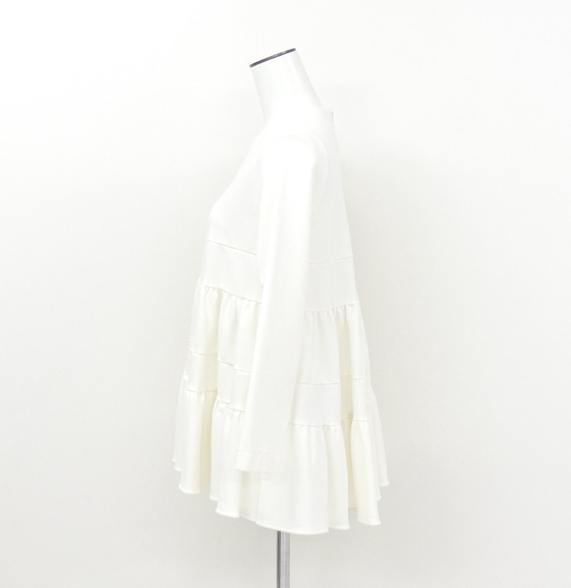 Yahoo!オークション - yori ヨリ ぬくぬくヘムフリルブラウス F ホワイ...