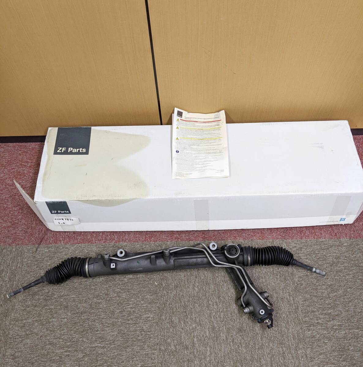 Yahoo!オークション - sn032 BMW X5 ZFパーツ 2875 401 ステアリングギ...