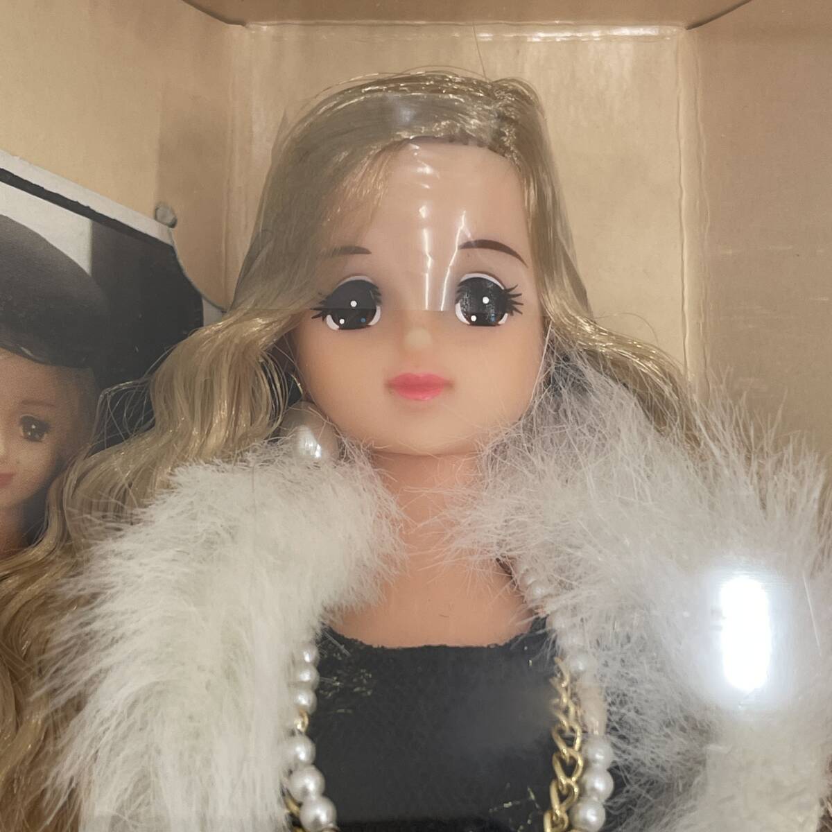 Yahoo!オークション - 2569 タカラ ジェニーエイティーン 黒ドレス 未...